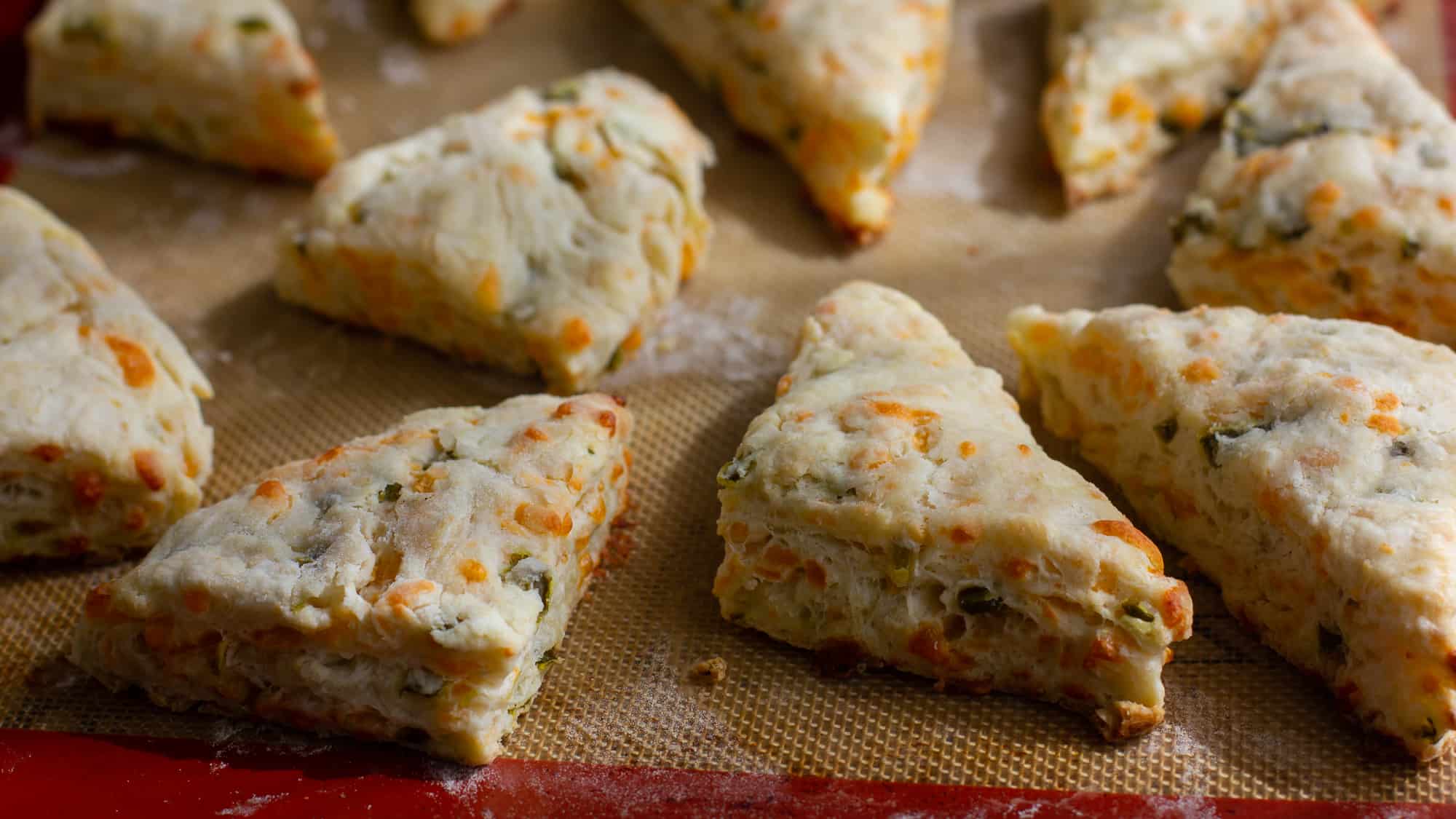 Cheddar and Jalapeno Mini Scones Recipe - The Black Peppercorn