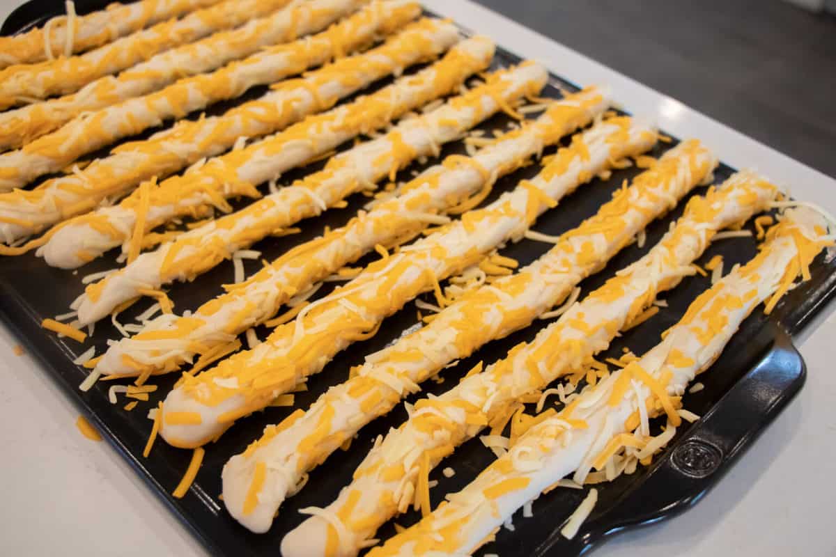 Homemade Cheese Breadsticks Recipe - The Black Peppercorn