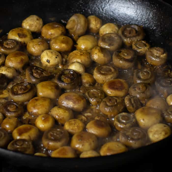 Sautéed Button Mushrooms Recipe - The Black Peppercorn