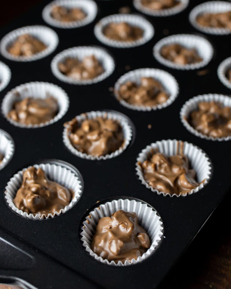 Chocolate Nut Clusters - The Black Peppercorn